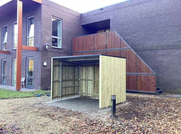 Fietsenstalling met overkapping bij Mid Ocean in Ede - Fietsenstalling ...